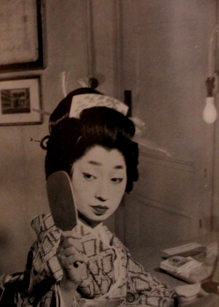 How to assume an Azuma pose | MaryAnn Adair's 'Is it art' Blog